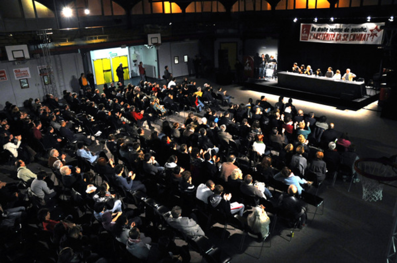 Les photos du meeting du NPA au gymnase Japy | NPA
